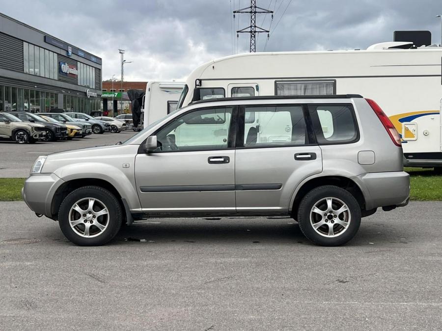 Серый Ниссан ИксТрейл 2006 в Нарва, объемом двигателя 2.20 л и пробегом 261 тыс. км за 1999 €, фото 16 на AUTOMOTO.COM.LV