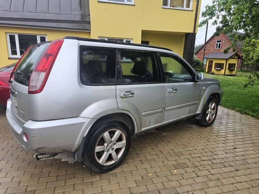 Pelēks Nissan X-Trail 2007 Otepē, ar dzinēja tilpumu 0.00 L un nobraukumu 166 tūkst. km par 1000 €, foto 11 vietnē AUTOMOTO.COM.LV