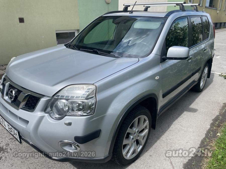 Pelēks Nissan X-Trail 2012 Tallina, ar dzinēja tilpumu 2.00 L un nobraukumu 165 tūkst. km par 7999 €, foto 3 vietnē AUTOMOTO.COM.LV