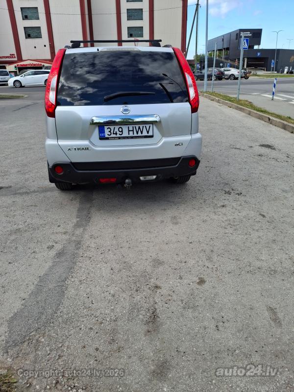 Grey Nissan X-Trail 2012 in Tallinn, with an engine capacity of 2.00 L and mileage of 304 thousand km for 7000 €, photo 3 on AUTOMOTO.COM.LV