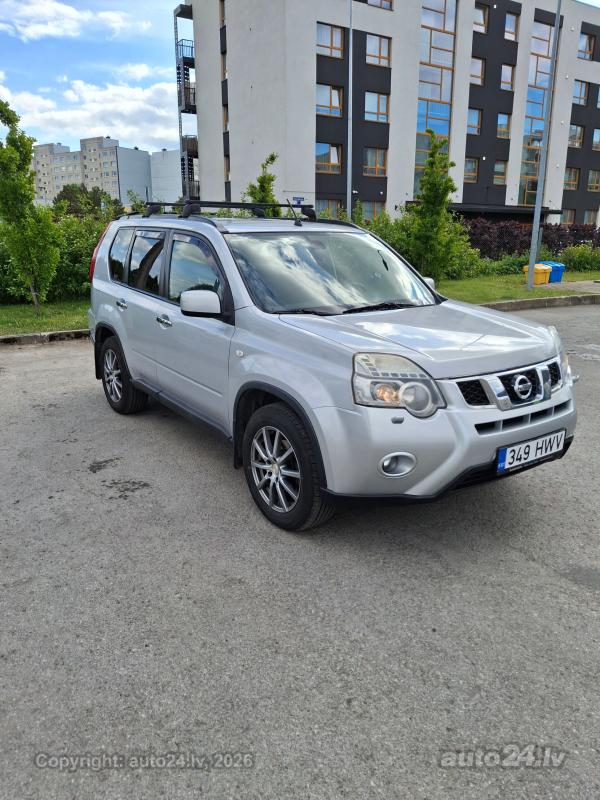 Grey Nissan X-Trail 2012 in Tallinn, with an engine capacity of 2.00 L and mileage of 304 thousand km for 7000 €, photo 6 on AUTOMOTO.COM.LV