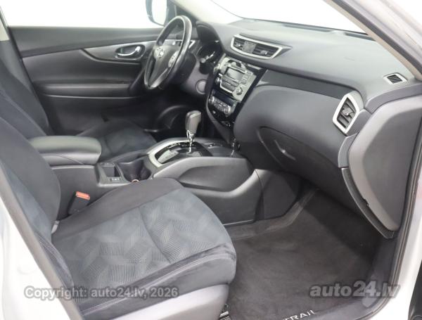Grey Nissan X-Trail 2017 in Tallinn, with an engine capacity of 1.60 L and mileage of 90 thousand km for 11900 €, photo 8 on AUTOMOTO.COM.LV