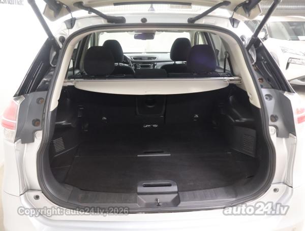 Grey Nissan X-Trail 2017 in Tallinn, with an engine capacity of 1.60 L and mileage of 90 thousand km for 11900 €, photo 10 on AUTOMOTO.COM.LV