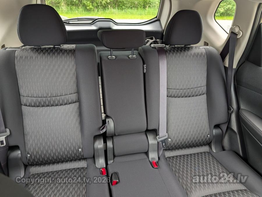 Pelēks Nissan X-Trail 2020 Tallina, ar dzinēja tilpumu 2.00 L un nobraukumu 44 tūkst. km par 22000 €, foto 14 vietnē AUTOMOTO.COM.LV