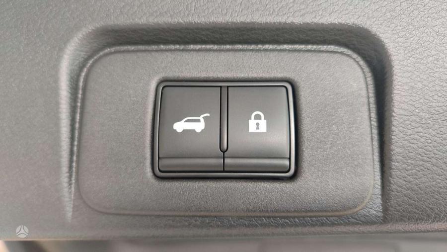 Grey Nissan X-Trail 2023 in Siauliai, with an engine capacity of 1.50 L and mileage of 25 thousand km for 33500 €, photo 7 on AUTOMOTO.COM.LV