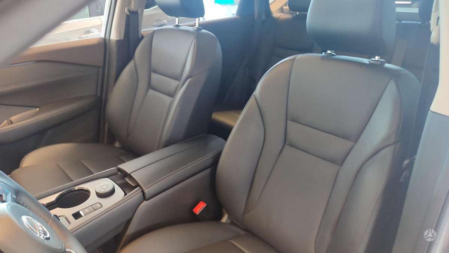 Grey Nissan X-Trail 2023 in Siauliai, with an engine capacity of 1.50 L and mileage of 25 thousand km for 33500 €, photo 9 on AUTOMOTO.COM.LV