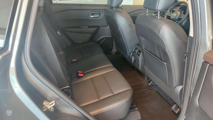 Grey Nissan X-Trail 2023 in Siauliai, with an engine capacity of 1.50 L and mileage of 25 thousand km for 33500 €, photo 13 on AUTOMOTO.COM.LV