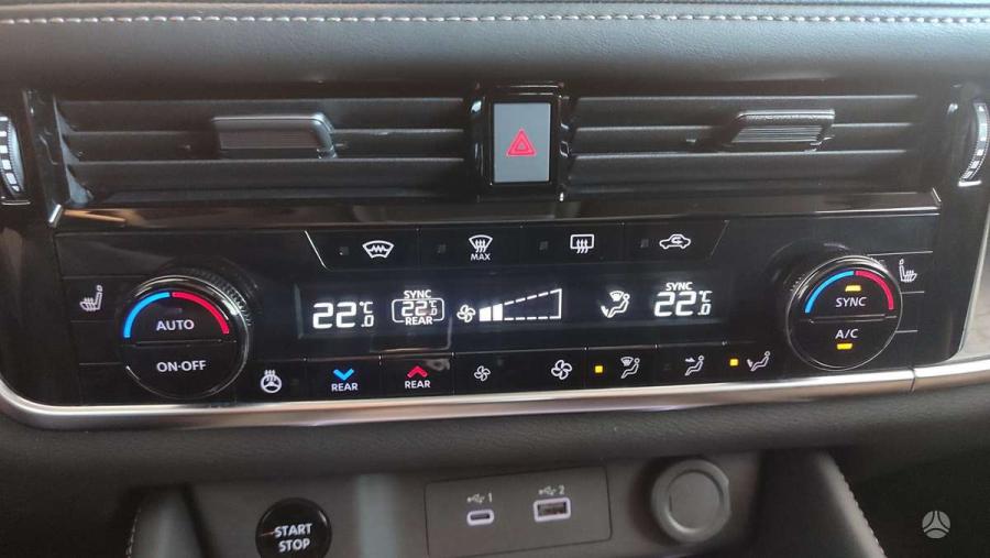 Grey Nissan X-Trail 2023 in Siauliai, with an engine capacity of 1.50 L and mileage of 25 thousand km for 33500 €, photo 22 on AUTOMOTO.COM.LV