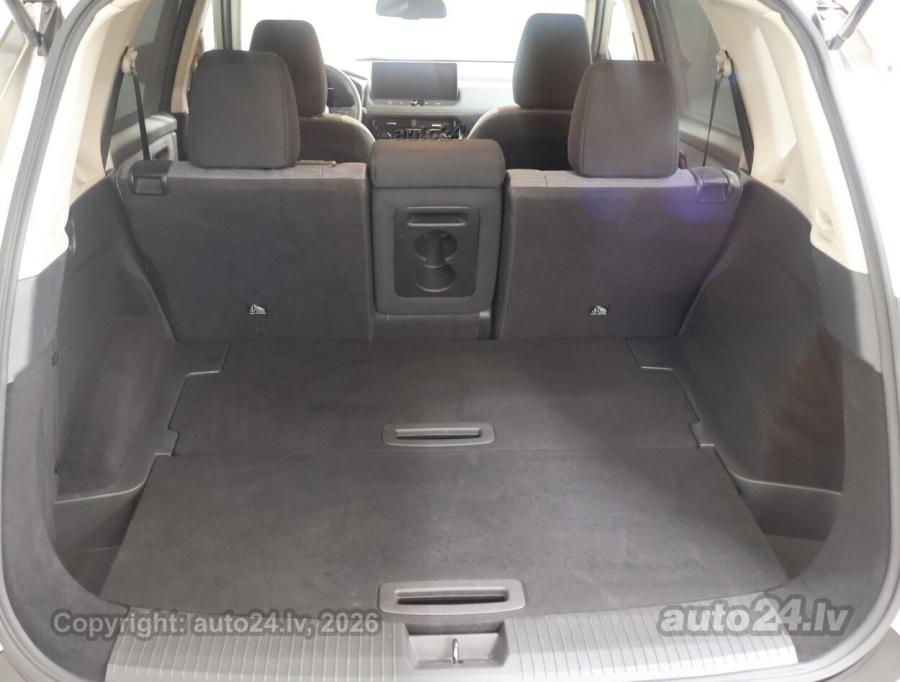 Pelēks Nissan X-Trail 2024 Tallina, ar dzinēja tilpumu 1.50 L un nobraukumu 57 tūkst. km par 30900 €, foto 12 vietnē AUTOMOTO.COM.LV