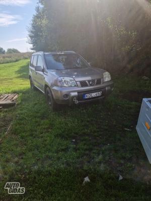 Nissan X-Trail 2005 Kalvarija, ar dzinēja tilpumu 2.20 L un nobraukumu 230 tūkst. km par 800 €, foto  vietnē AUTOMOTO.COM.LV