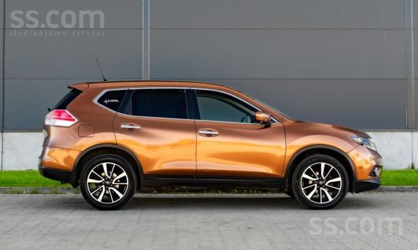 Orange Nissan X-Trail 2015 in Riga, with an engine capacity of 1.60 L and mileage of 250 thousand km for 2000 €, photo 10 on AUTOMOTO.COM.LV