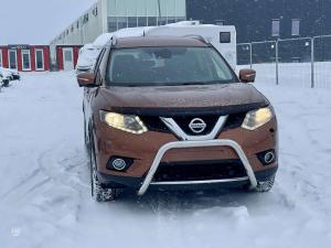 Orange Nissan X-Trail 2015 in Vilnius, with an engine capacity of 1.60 L and mileage of 190 thousand km for 7900 €, photo 2 on AUTOMOTO.COM.LV