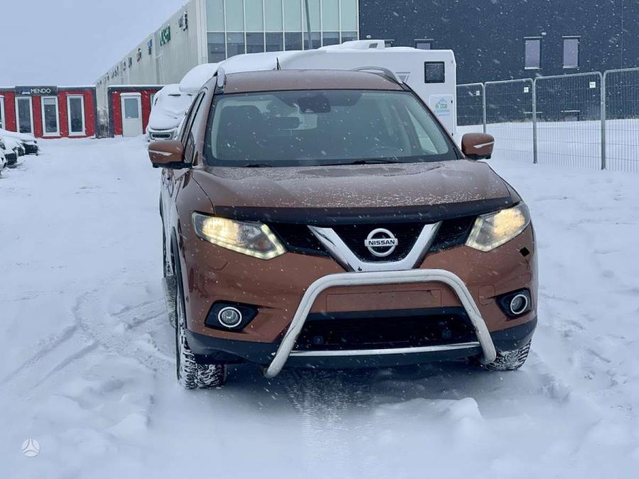 Orange Nissan X-Trail 2015 in Vilnius, with an engine capacity of 1.60 L and mileage of 190 thousand km for 7900 €, photo 2 on AUTOMOTO.COM.LV