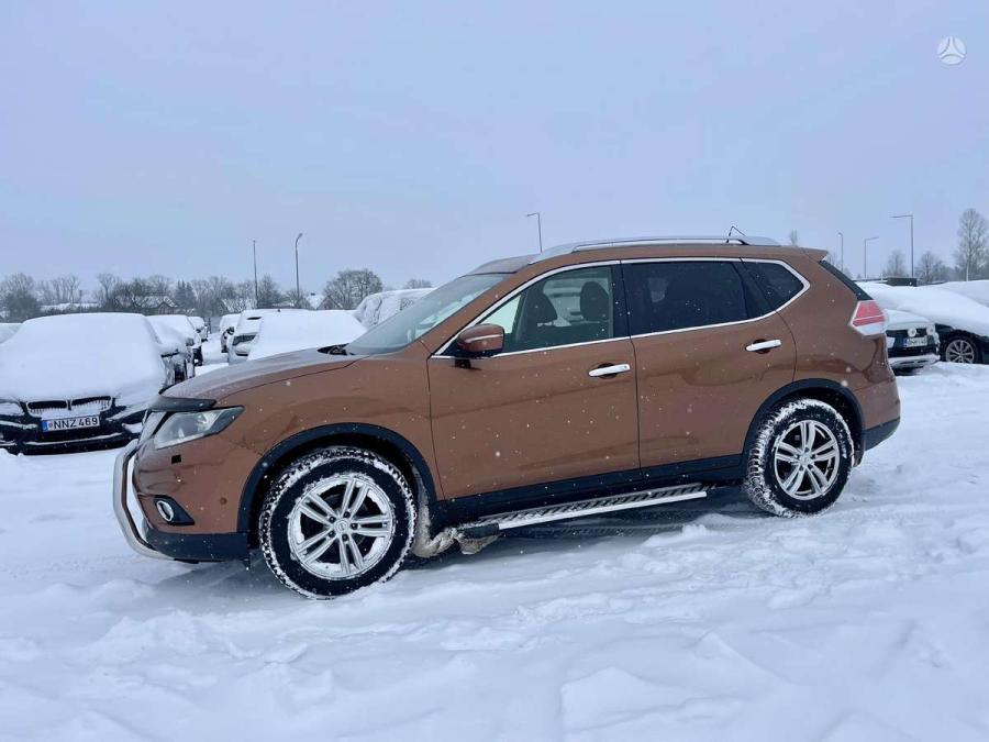 Orange Nissan X-Trail 2015 in Vilnius, with an engine capacity of 1.60 L and mileage of 190 thousand km for 7900 €, photo 5 on AUTOMOTO.COM.LV