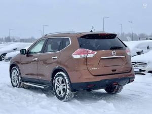 Orange Nissan X-Trail 2015 in Vilnius, with an engine capacity of 1.60 L and mileage of 190 thousand km for 7900 €, photo 6 on AUTOMOTO.COM.LV