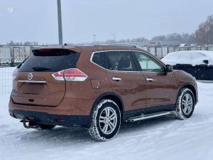Orange Nissan X-Trail 2015 in Vilnius, with an engine capacity of 1.60 L and mileage of 190 thousand km for 7900 €, photo 9 on AUTOMOTO.COM.LV