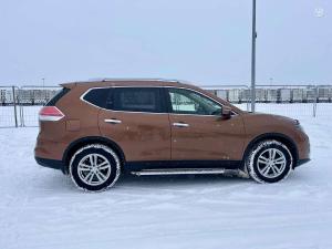 Orange Nissan X-Trail 2015 in Vilnius, with an engine capacity of 1.60 L and mileage of 190 thousand km for 7900 €, photo 10 on AUTOMOTO.COM.LV