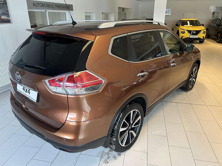 Orange Nissan X-Trail 2015 in Siauliai, with an engine capacity of 1.60 L and mileage of 148 thousand km for 12000 €, photo 4 on AUTOMOTO.COM.LV