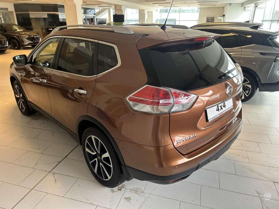 Orange Nissan X-Trail 2015 in Siauliai, with an engine capacity of 1.60 L and mileage of 148 thousand km for 12000 €, photo 6 on AUTOMOTO.COM.LV