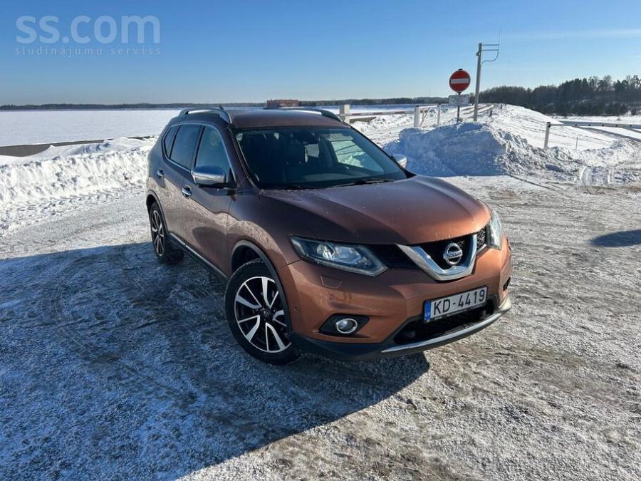 Orange Nissan X-Trail 2015 in Riga, with an engine capacity of 1.60 L and mileage of 200 thousand km for 8500 €, photo 1 on AUTOMOTO.COM.LV