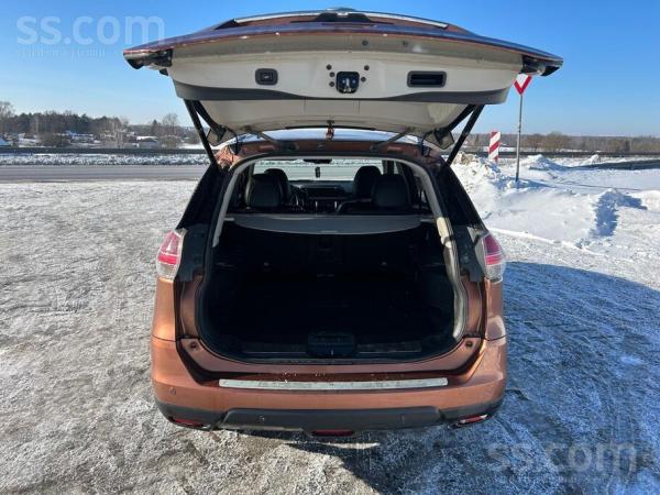 Orange Nissan X-Trail 2015 in Riga, with an engine capacity of 1.60 L and mileage of 200 thousand km for 8500 €, photo 5 on AUTOMOTO.COM.LV