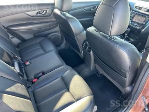 Orange Nissan X-Trail 2015 in Riga, with an engine capacity of 1.60 L and mileage of 200 thousand km for 8500 €, photo 10 on AUTOMOTO.COM.LV