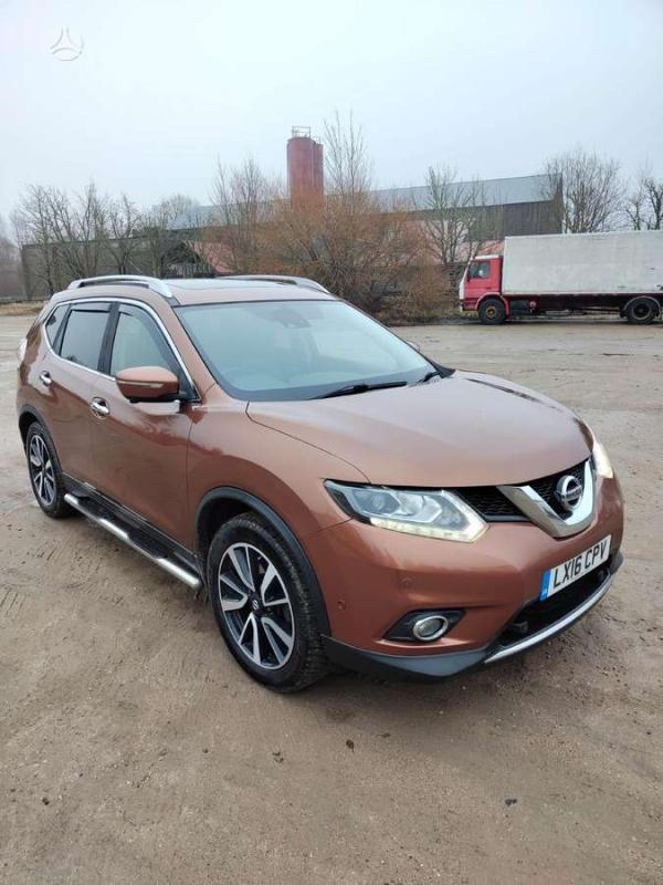 Orange Nissan X-Trail 2016 in Rokiskis, with an engine capacity of 1.60 L and mileage of 198 thousand km for 4400 €, photo 1 on AUTOMOTO.COM.LV