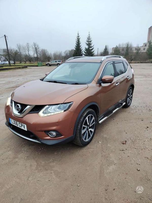 Orange Nissan X-Trail 2016 in Rokiskis, with an engine capacity of 1.60 L and mileage of 198 thousand km for 4400 €, photo 3 on AUTOMOTO.COM.LV
