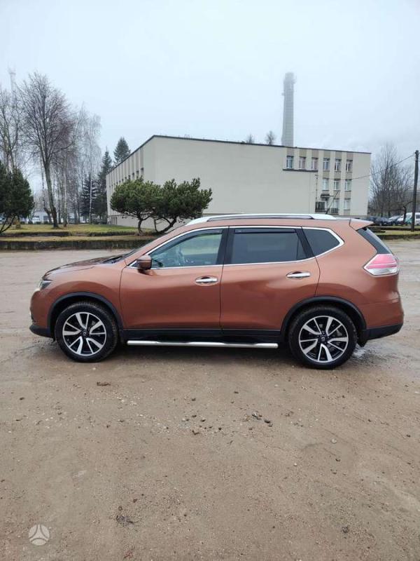 Orange Nissan X-Trail 2016 in Rokiskis, with an engine capacity of 1.60 L and mileage of 198 thousand km for 4400 €, photo 4 on AUTOMOTO.COM.LV