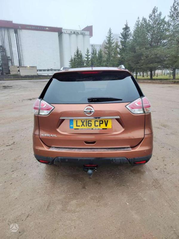 Orange Nissan X-Trail 2016 in Rokiskis, with an engine capacity of 1.60 L and mileage of 198 thousand km for 4400 €, photo 6 on AUTOMOTO.COM.LV