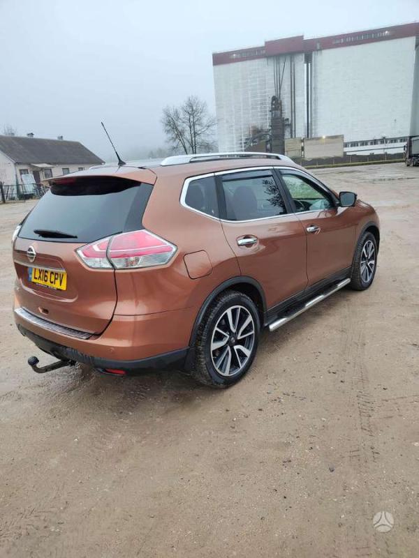 Orange Nissan X-Trail 2016 in Rokiskis, with an engine capacity of 1.60 L and mileage of 198 thousand km for 4400 €, photo 7 on AUTOMOTO.COM.LV