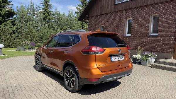 Orange Nissan X-Trail 2018 in Raseiniai, with an engine capacity of 2.00 L and mileage of 195 thousand km for 6800 €, photo 5 on AUTOMOTO.COM.LV