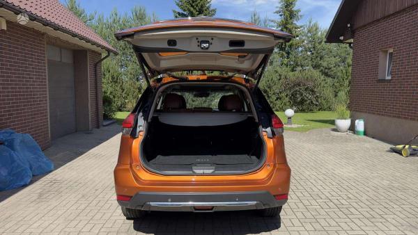 Orange Nissan X-Trail 2018 in Raseiniai, with an engine capacity of 2.00 L and mileage of 195 thousand km for 6800 €, photo 7 on AUTOMOTO.COM.LV