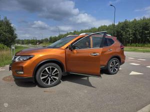 Orange Nissan X-Trail 2018 in Vilnius, with an engine capacity of 1.60 L and mileage of 139 thousand km for 13500 €, photo  on AUTOMOTO.COM.LV