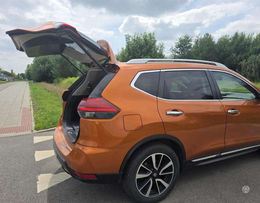 Orange Nissan X-Trail 2018 in Vilnius, with an engine capacity of 1.60 L and mileage of 139 thousand km for 13500 €, photo 15 on AUTOMOTO.COM.LV