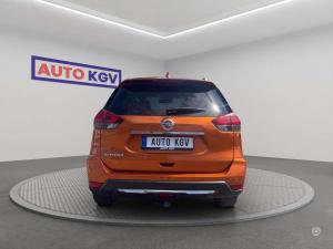 Orange Nissan X-Trail 2018 in Vilnius, with an engine capacity of 1.60 L and mileage of 139 thousand km for 13999 €, photo 5 on AUTOMOTO.COM.LV