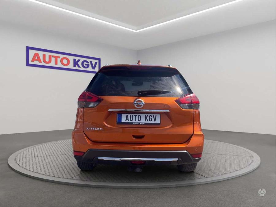 Orange Nissan X-Trail 2018 in Vilnius, with an engine capacity of 1.60 L and mileage of 139 thousand km for 13999 €, photo 5 on AUTOMOTO.COM.LV