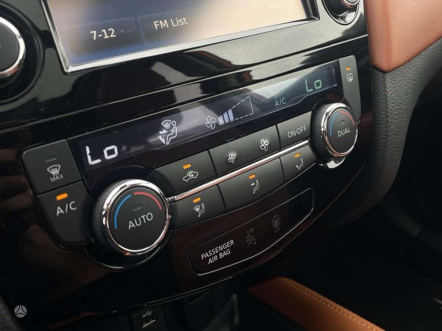 Orange Nissan X-Trail 2018 in Vilnius, with an engine capacity of 1.60 L and mileage of 139 thousand km for 13999 €, photo 19 on AUTOMOTO.COM.LV