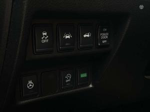 Orange Nissan X-Trail 2018 in Vilnius, with an engine capacity of 1.60 L and mileage of 139 thousand km for 13999 €, photo 21 on AUTOMOTO.COM.LV