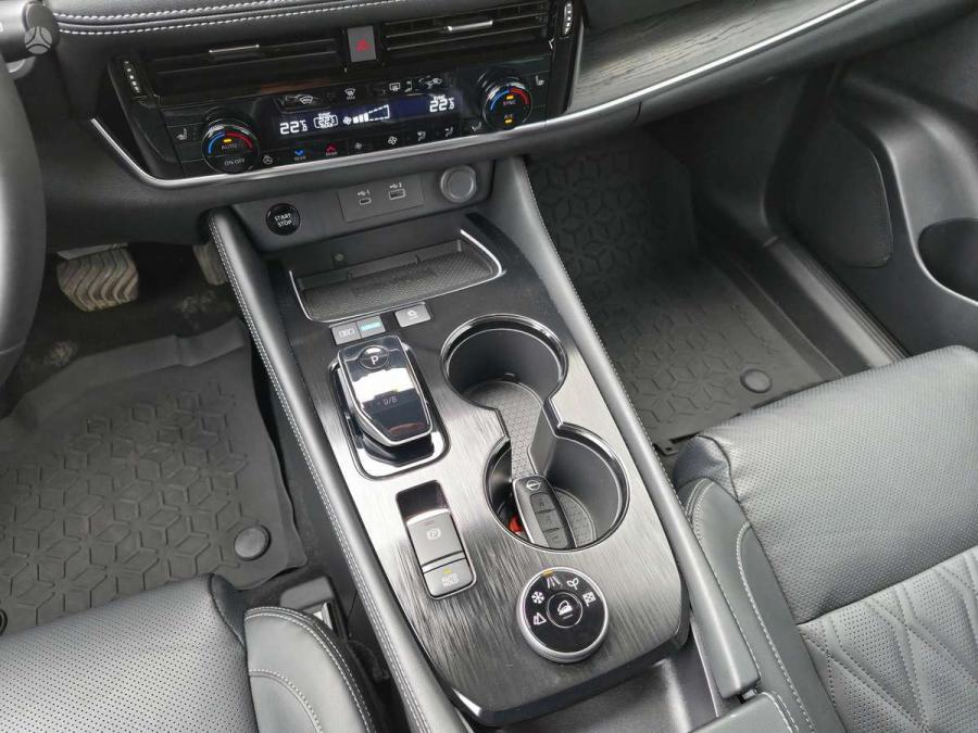 Orange Nissan X-Trail 2023 in Vilnius, with an engine capacity of 1.50 L and mileage of 55 thousand km for 34500 €, photo 25 on AUTOMOTO.COM.LV