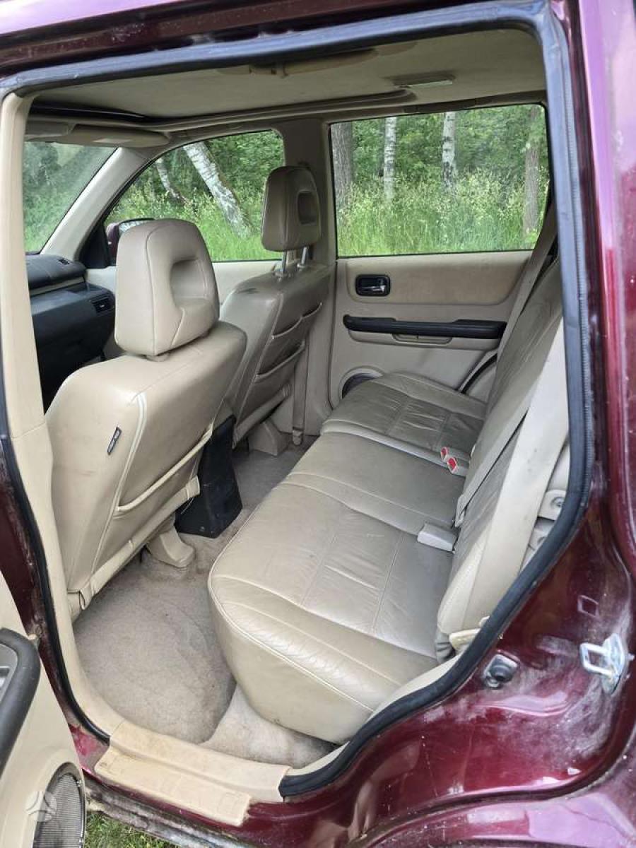 Sarkans Nissan X-Trail 2002 Viļņa, ar dzinēja tilpumu 2.20 L un nobraukumu 285 tūkst. km par 1200 €, foto 6 vietnē AUTOMOTO.COM.LV