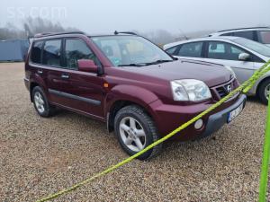 Sarkans Nissan X-Trail 2003 Cēsis, ar dzinēja tilpumu 2.20 L un nobraukumu 213 tūkst. km par 2350 €, foto 2 vietnē AUTOMOTO.COM.LV