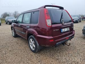 Sarkans Nissan X-Trail 2003 Cēsis, ar dzinēja tilpumu 2.20 L un nobraukumu 213 tūkst. km par 2350 €, foto 3 vietnē AUTOMOTO.COM.LV