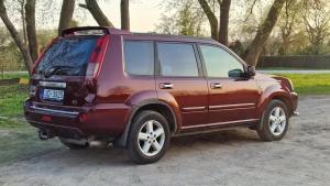 Red Nissan X-Trail 2003 in Grobiņa, with an engine capacity of 2.00 L and mileage of 351 thousand km for 2600 €, photo 6 on AUTOMOTO.COM.LV
