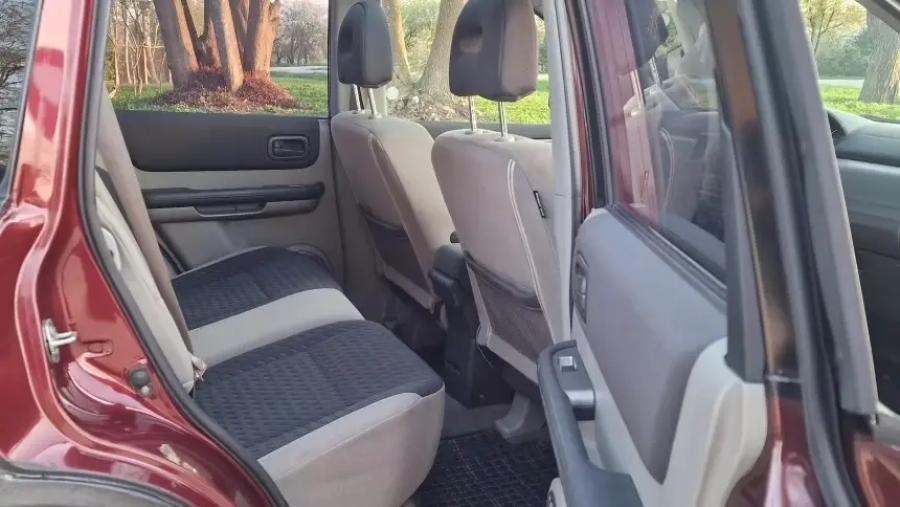 Red Nissan X-Trail 2003 in Grobiņa, with an engine capacity of 2.00 L and mileage of 351 thousand km for 2600 €, photo 11 on AUTOMOTO.COM.LV