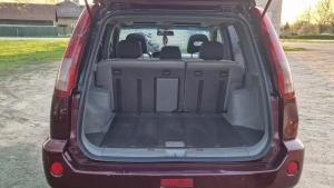 Red Nissan X-Trail 2003 in Grobiņa, with an engine capacity of 2.00 L and mileage of 351 thousand km for 2600 €, photo 12 on AUTOMOTO.COM.LV