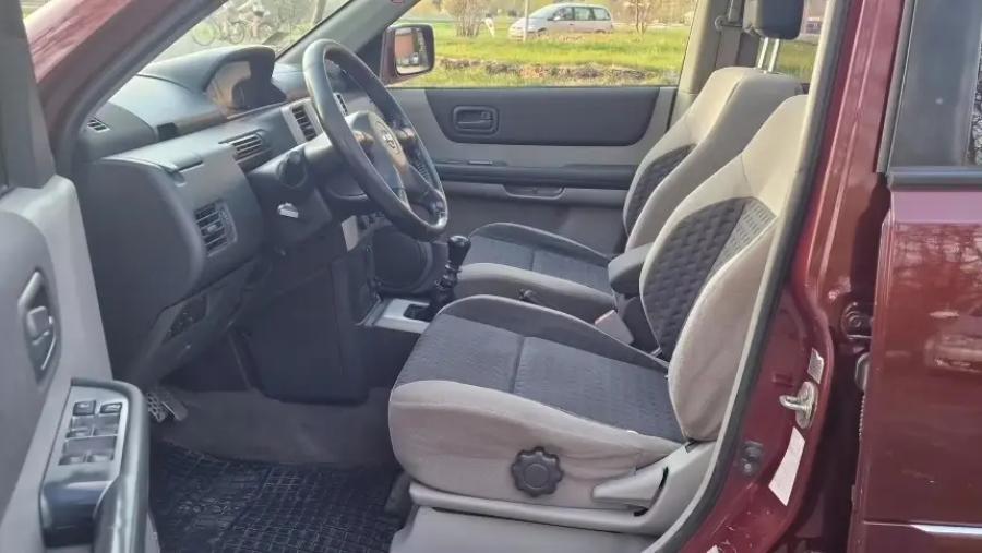 Red Nissan X-Trail 2003 in Grobiņa, with an engine capacity of 2.00 L and mileage of 351 thousand km for 2600 €, photo 14 on AUTOMOTO.COM.LV