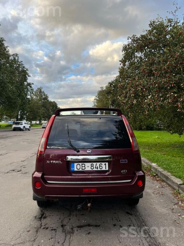 Sarkans Nissan X-Trail 2004 Rīga, ar dzinēja tilpumu 2.20 L un nobraukumu 264 tūkst. km par 1800 €, foto 4 vietnē AUTOMOTO.COM.LV