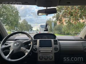 Красный Ниссан ИксТрейл 2004 в Рига, объемом двигателя 2.20 л и пробегом 264 тыс. км за 1800 €, фото 6 на AUTOMOTO.COM.LV