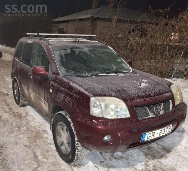 Sarkans Nissan X-Trail 2005 Jelgava, ar dzinēja tilpumu 2.50 L un nobraukumu 270 tūkst. km par 900 €, foto 1 vietnē AUTOMOTO.COM.LV
